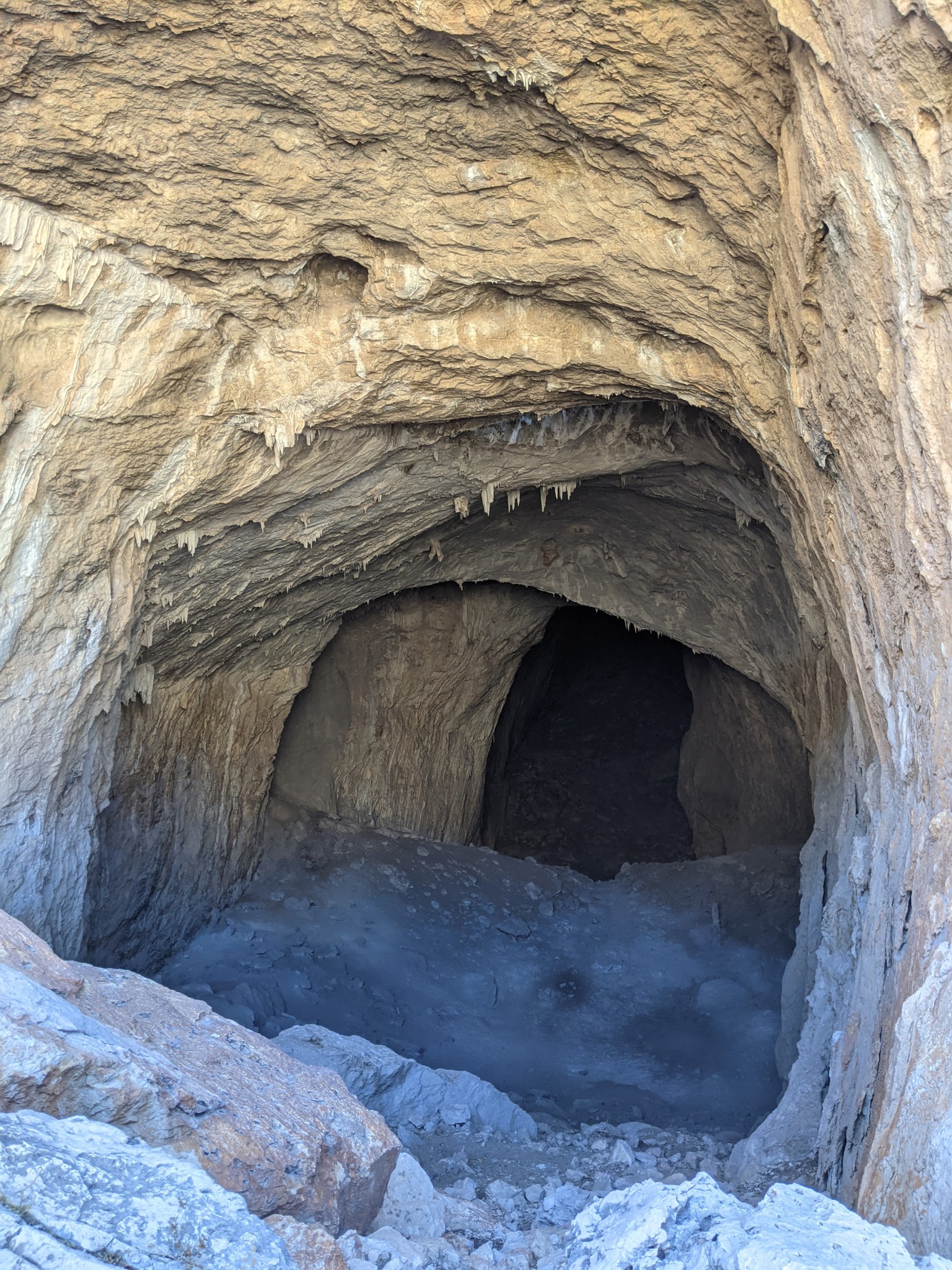 All About Caves! – Heading Roam